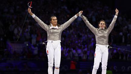 Escrime aux JO de Paris 2024 : finale rêvée et bonheur partagé, Manon ...